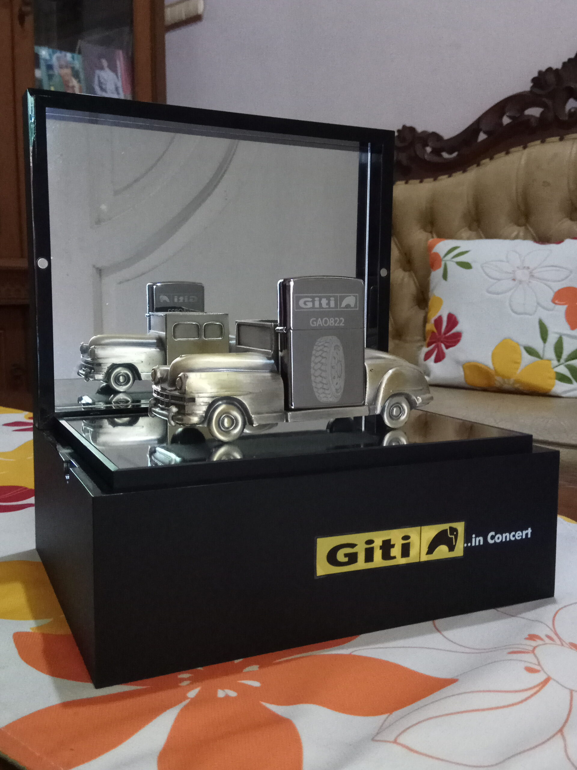 Giti GAO822, Sample Display - Zippo Village - Limited Edition Zippo ...