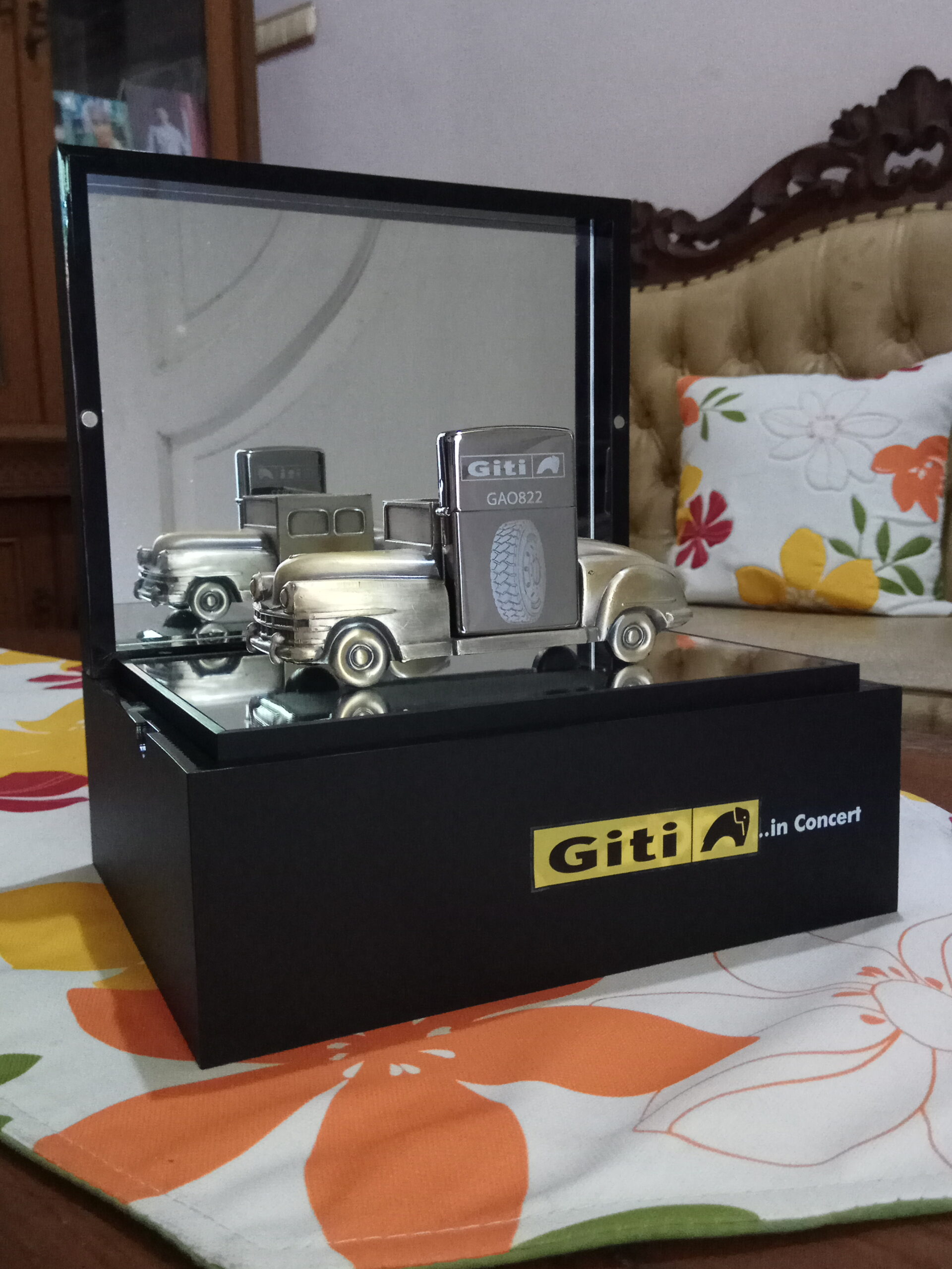 Giti GAO822, Sample Display - Zippo Village - Limited Edition Zippo ...